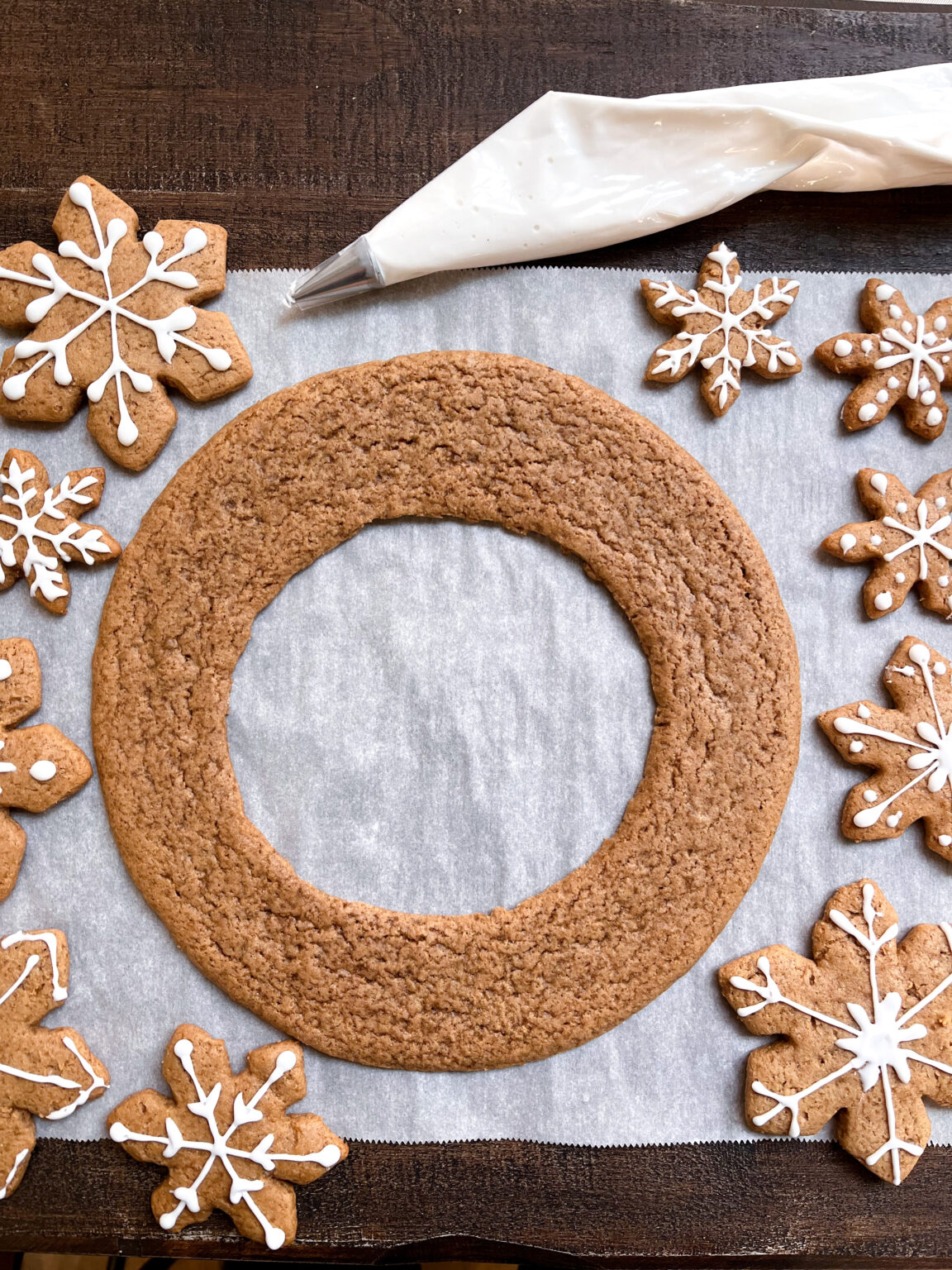 Gingerbread Wreath Tutorial - traditionallycozy.com