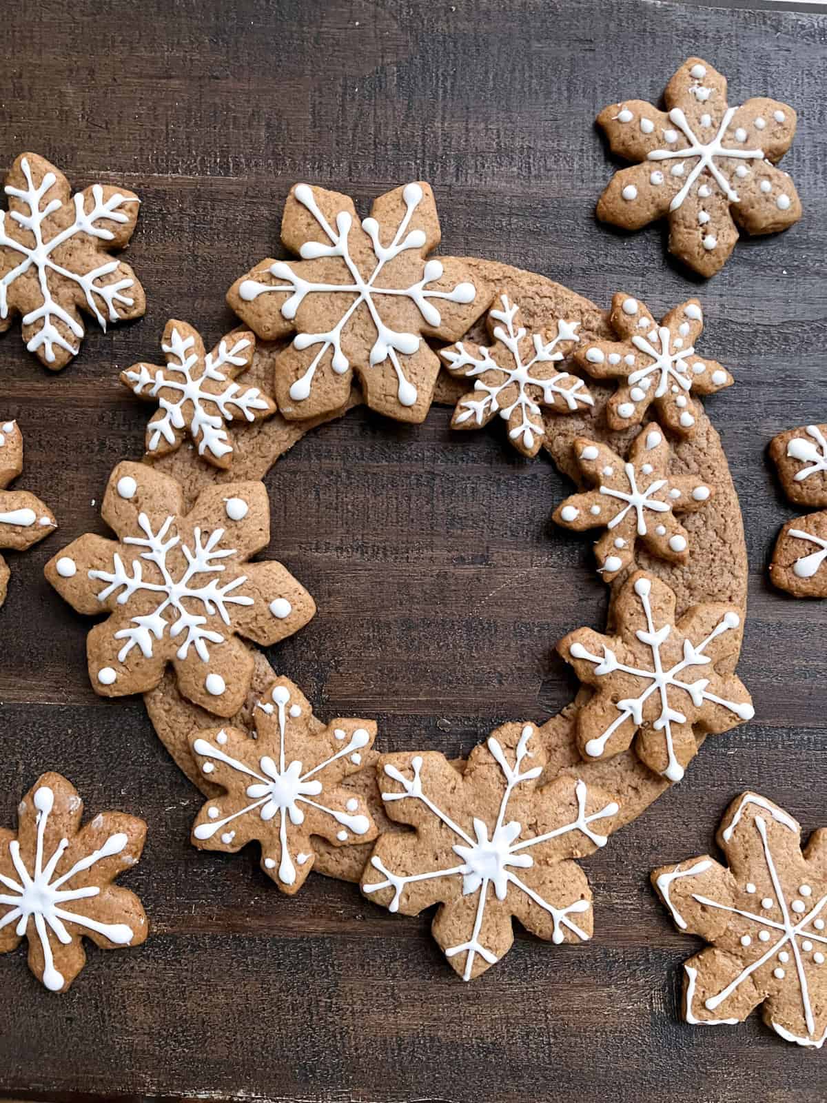 Gingerbread Wreath Tutorial - traditionallycozy.com
