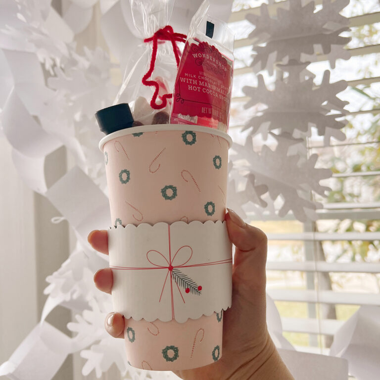 The Grinch Hot Cocoa Bomb - traditionallycozy.com