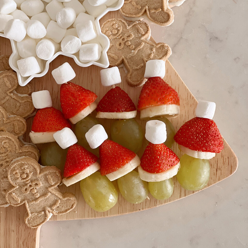 Grinch Fruit Kabob- A Simple Christmas Party Treat - traditionallycozy.com