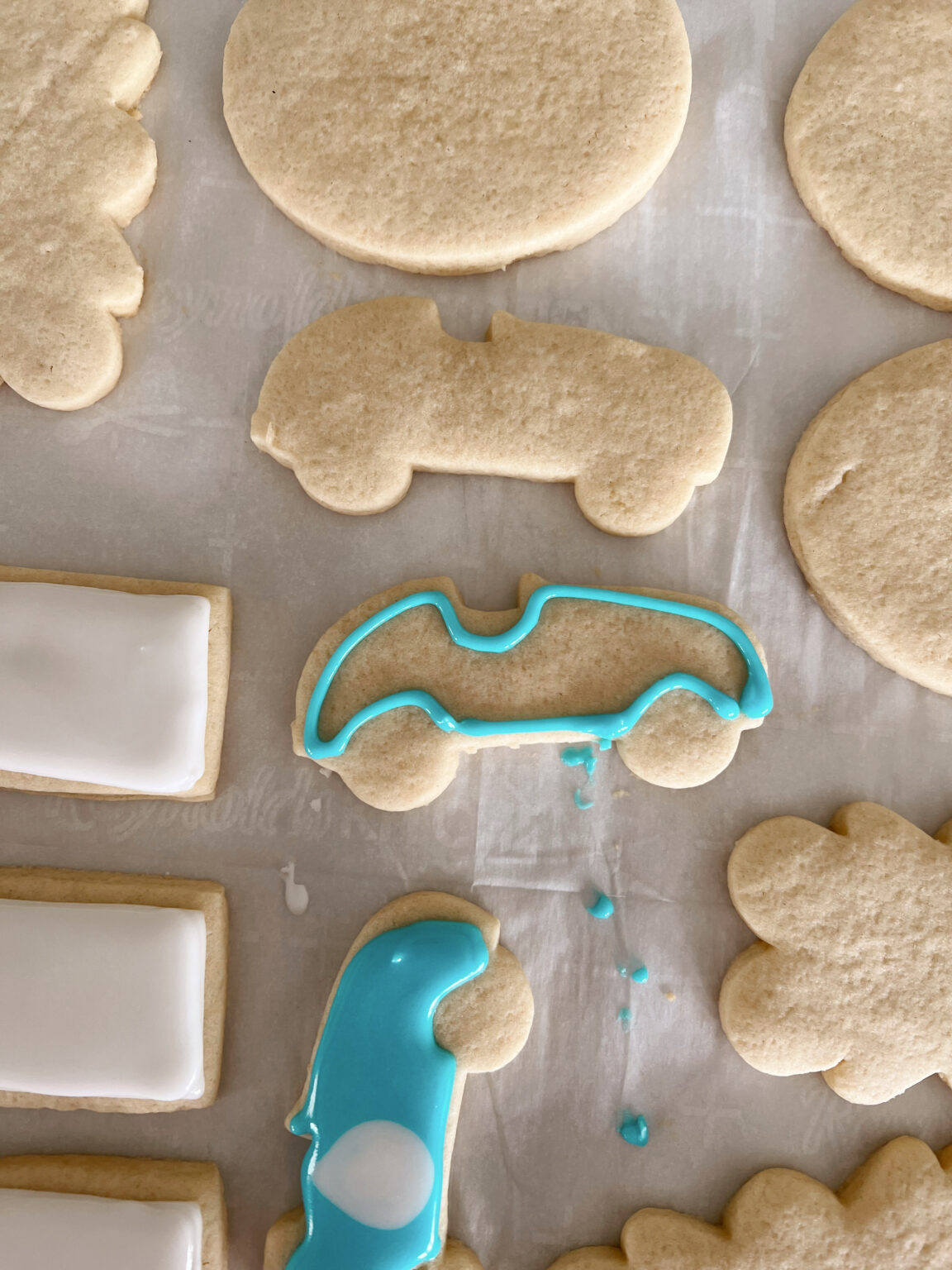 Simple Race Car Cookies Recipe and Design - traditionallycozy.com