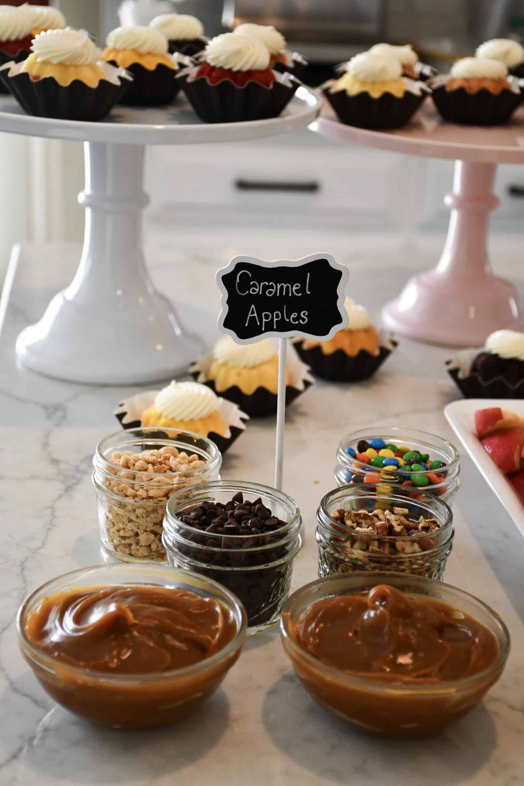 Make Your Own Caramel Apple Bar - traditionallycozy.com